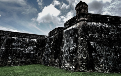 Haunted Places in Omoa - Amy's Crypt