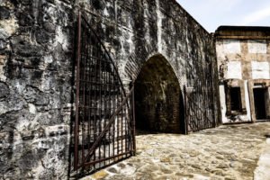 Haunted Honduras: The San Fernando De Omoa Fortress - Amy's Crypt
