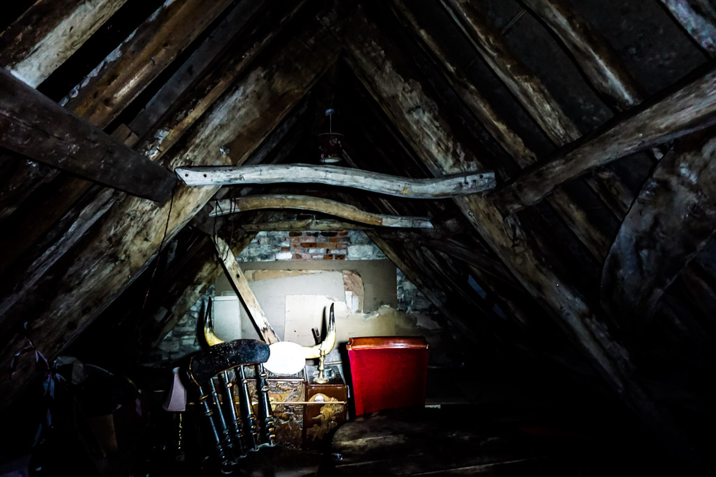 Ghosts of the Ancient Ram Inn: Most Haunted Place in England - Amy's Crypt