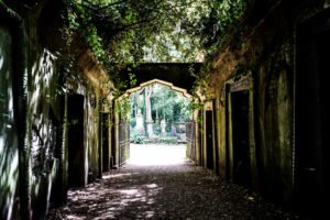 Haunted Highgate Cemetery: Vampires and Ghosts in London
