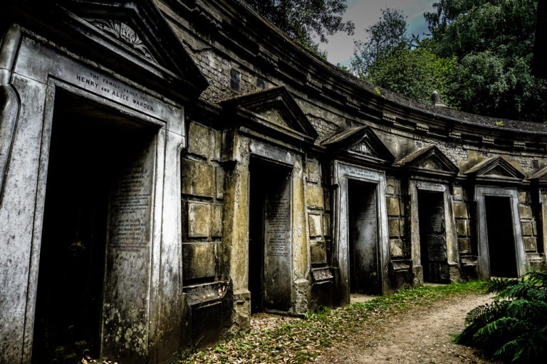 Haunted Highgate Cemetery: Vampires and Ghosts in London
