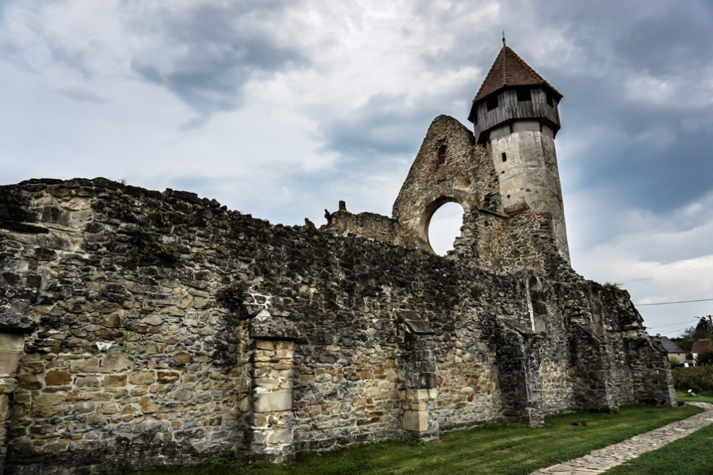 Carta Monastery: Haunted Abbey in Transylvania, Romania - Amy's Crypt