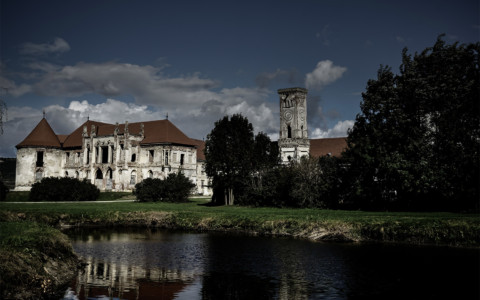 Haunted Places in Romania - Amy's Crypt