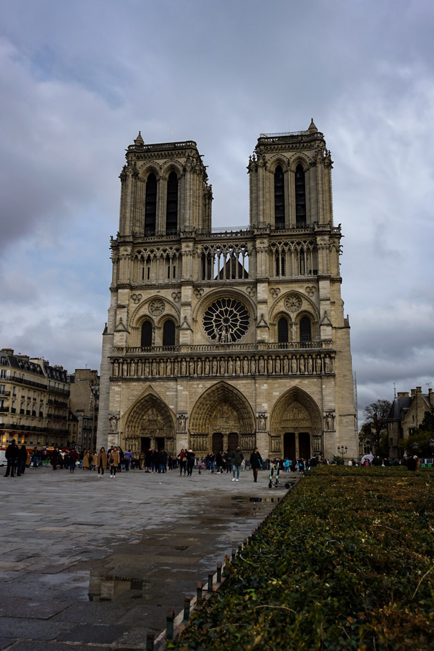 The 8 Most Haunted Places in Paris, France - Amy's Crypt