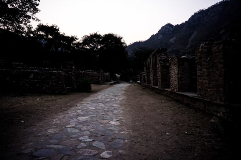 Bhangarh Fort: Most Haunted Place in India - Amy's Crypt