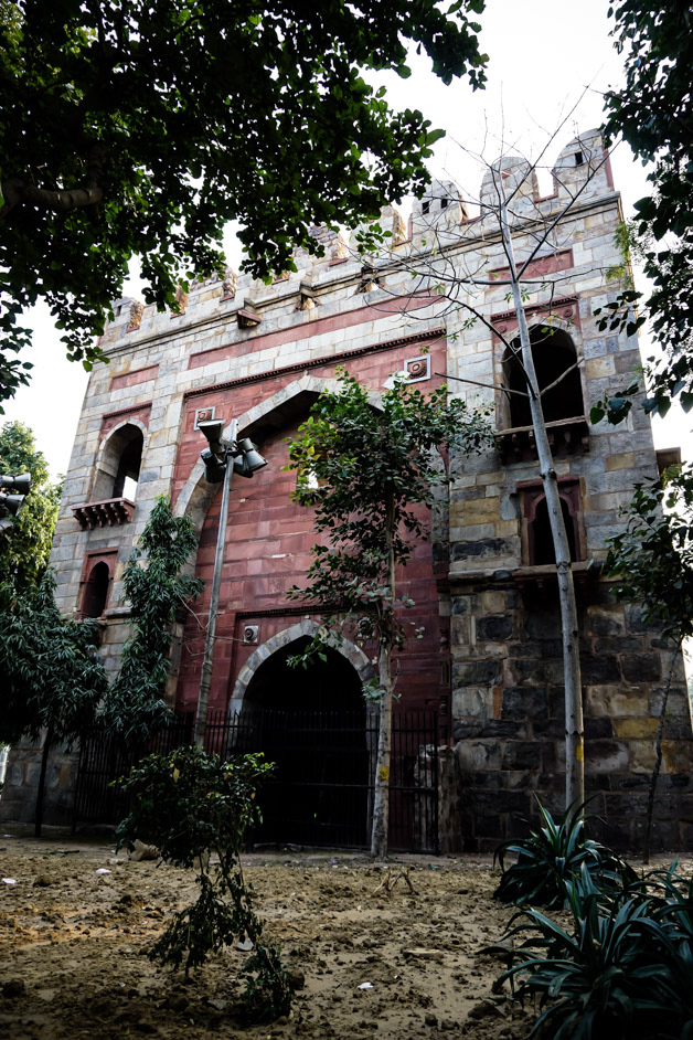 Khooni Darwaza: Haunted Gate of Blood in Delhi, India - Amy's Crypt