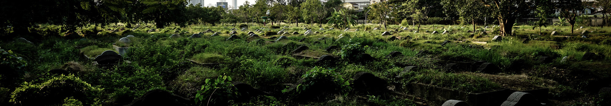 Teochew Chinese Cemetery Haunted Park in Bangkok - Amy's Crypt