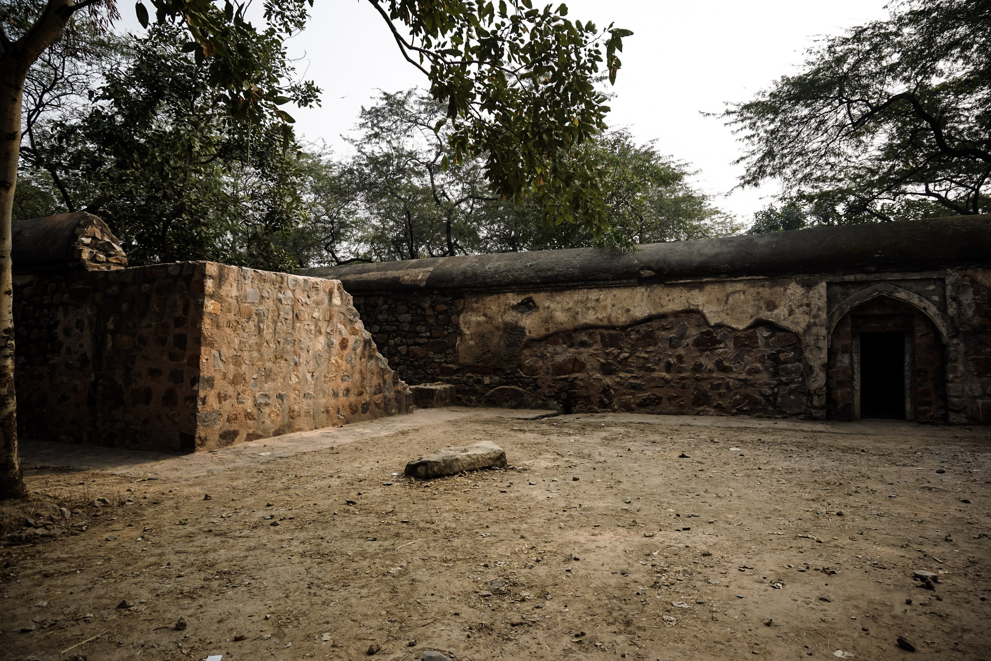 Bhuli Bhatiyari ka Mahal: Haunted Ruin in Delhi, India - Amy's Crypt