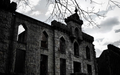 The Ten Most Haunted Places in New York City - Amy's Crypt