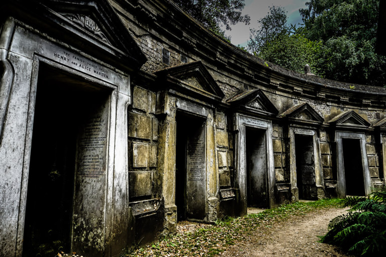 Haunted Highgate Cemetery: Vampires and Ghosts in London