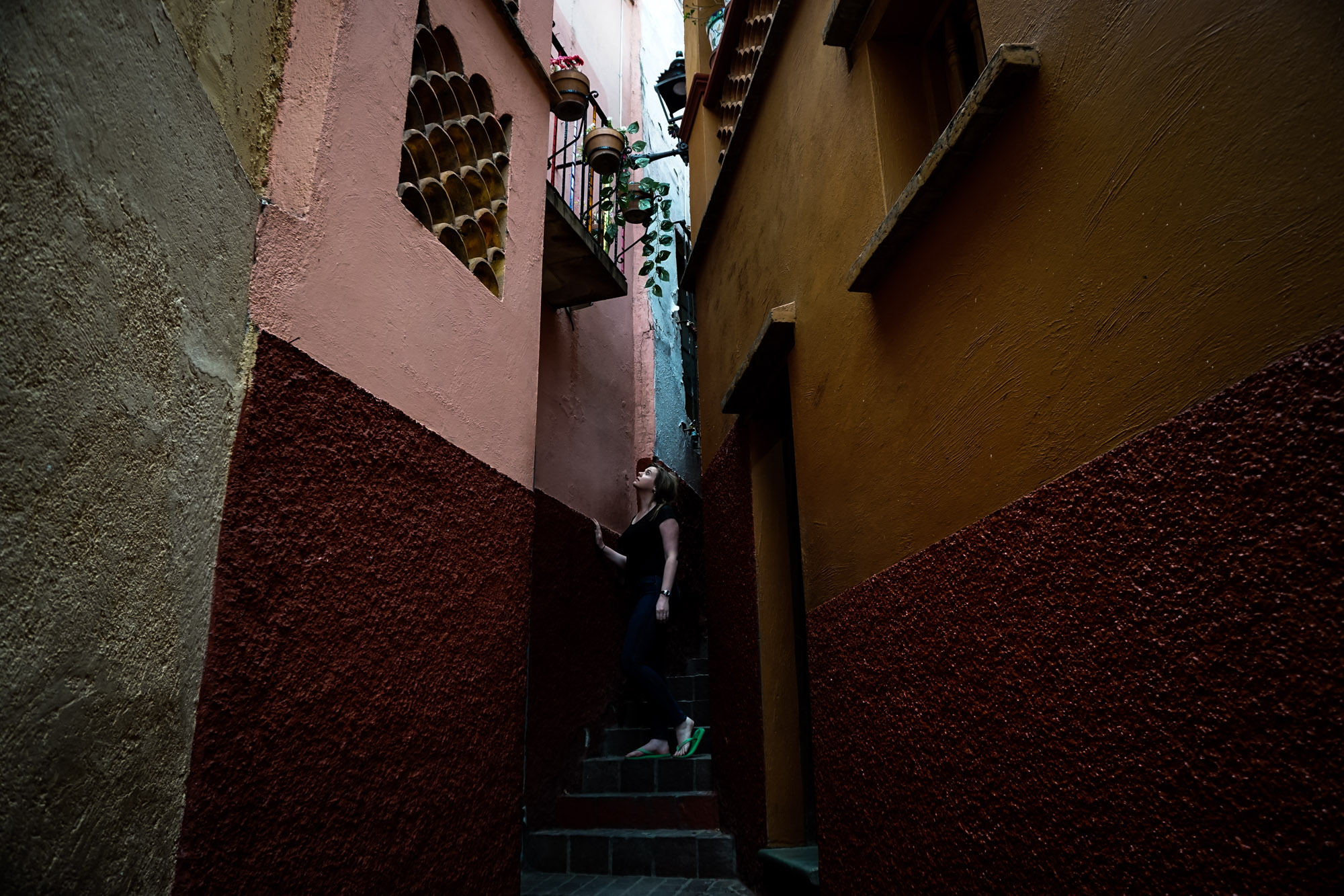 Alley of the Kiss Ghosts in Guanajuato, Mexico - Amy's Crypt