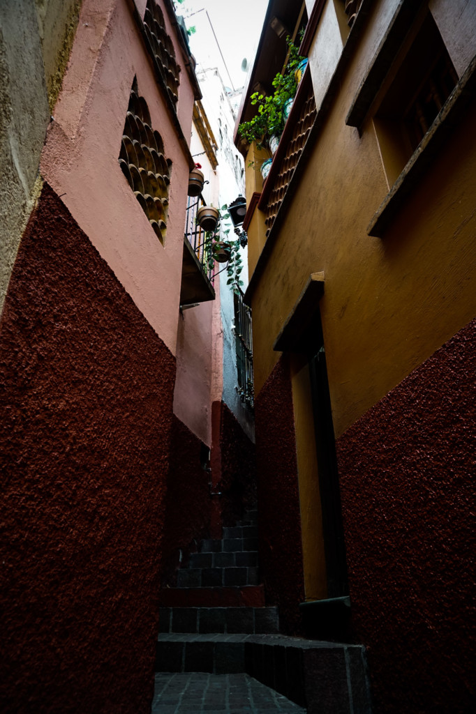 Alley of the Kiss Ghosts in Guanajuato, Mexico - Amy's Crypt