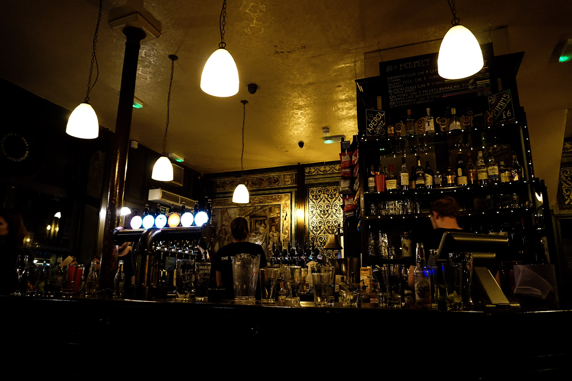 Ten Bells Pub Ghosts, Haunted London - Amy's Crypt