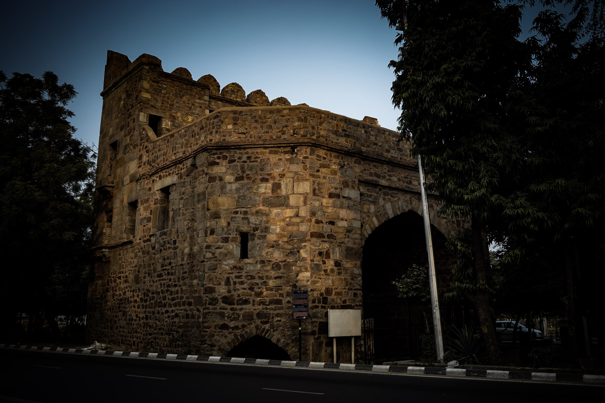 Khooni Darwaza: Haunted Gate of Blood in Delhi, India - Amy's Crypt