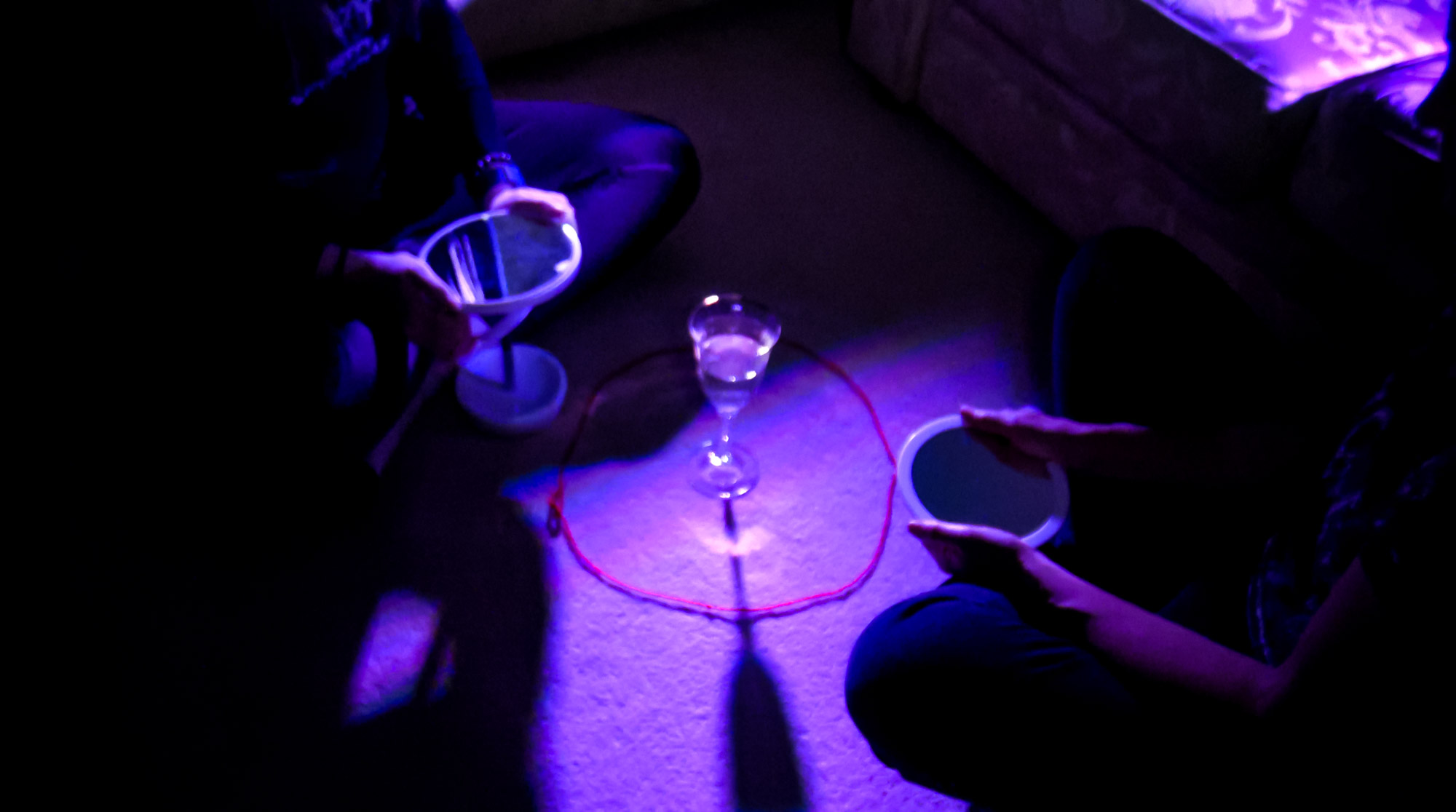 How to Play the Picture Game: Scary Paranormal Ritual - Amy's Crypt