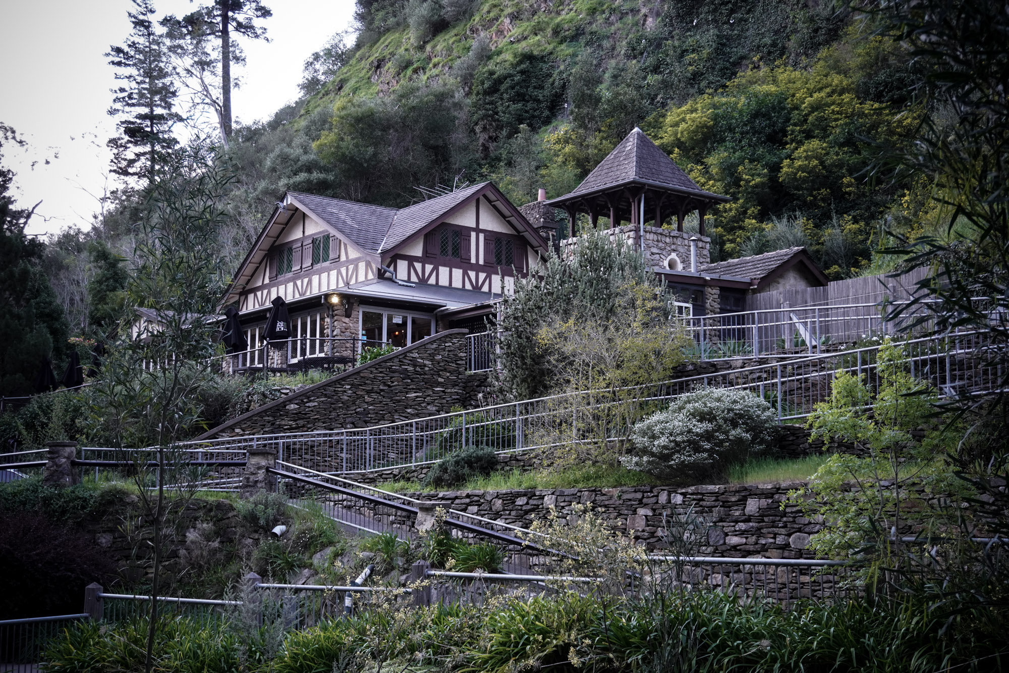 The Ghost of Waterfall Gully: Haunted South Australia - Amy's Crypt