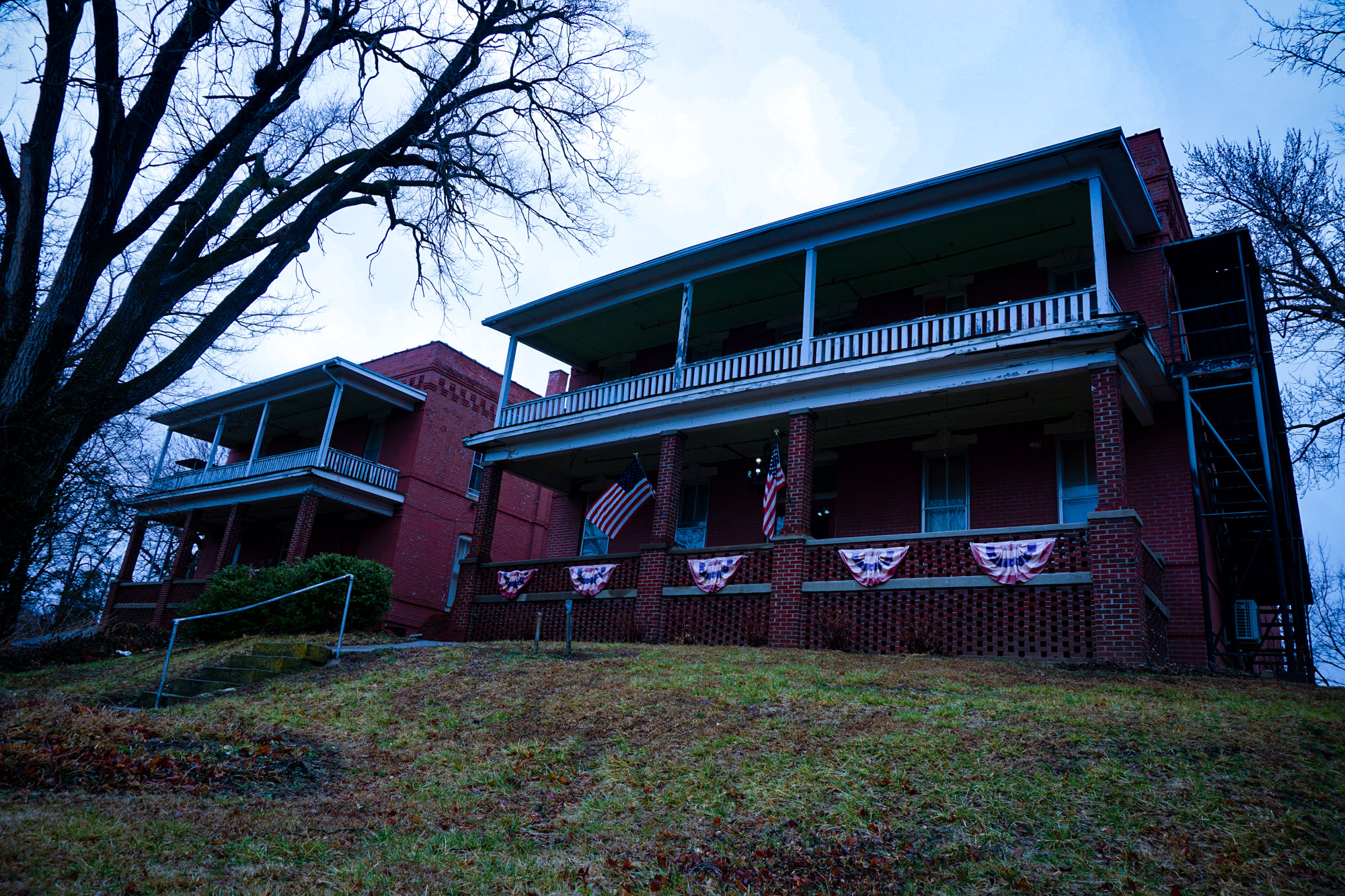 Beattie Mansion: Most Haunted House in Missouri - Amy's Crypt