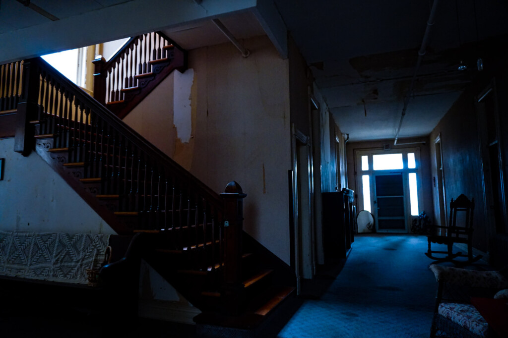 Beattie Mansion: Most Haunted House in Missouri - Amy's Crypt