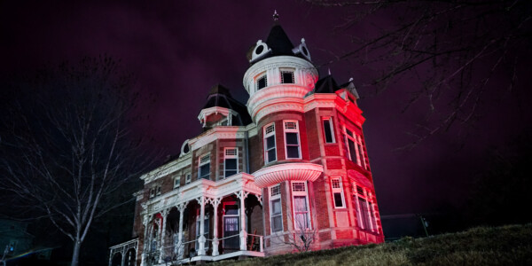 Haunted Places in Kansas - Amy's Crypt