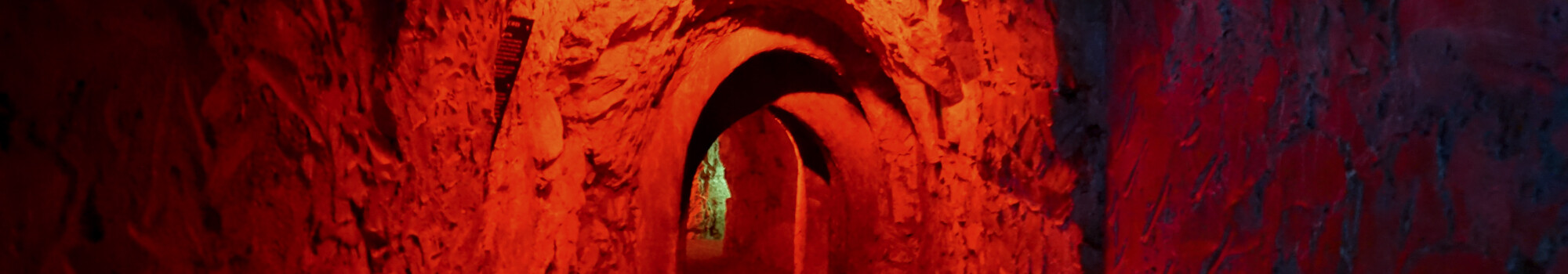 Haunted Hellfire Caves - The REAL Hellfire Club - Amy's Crypt