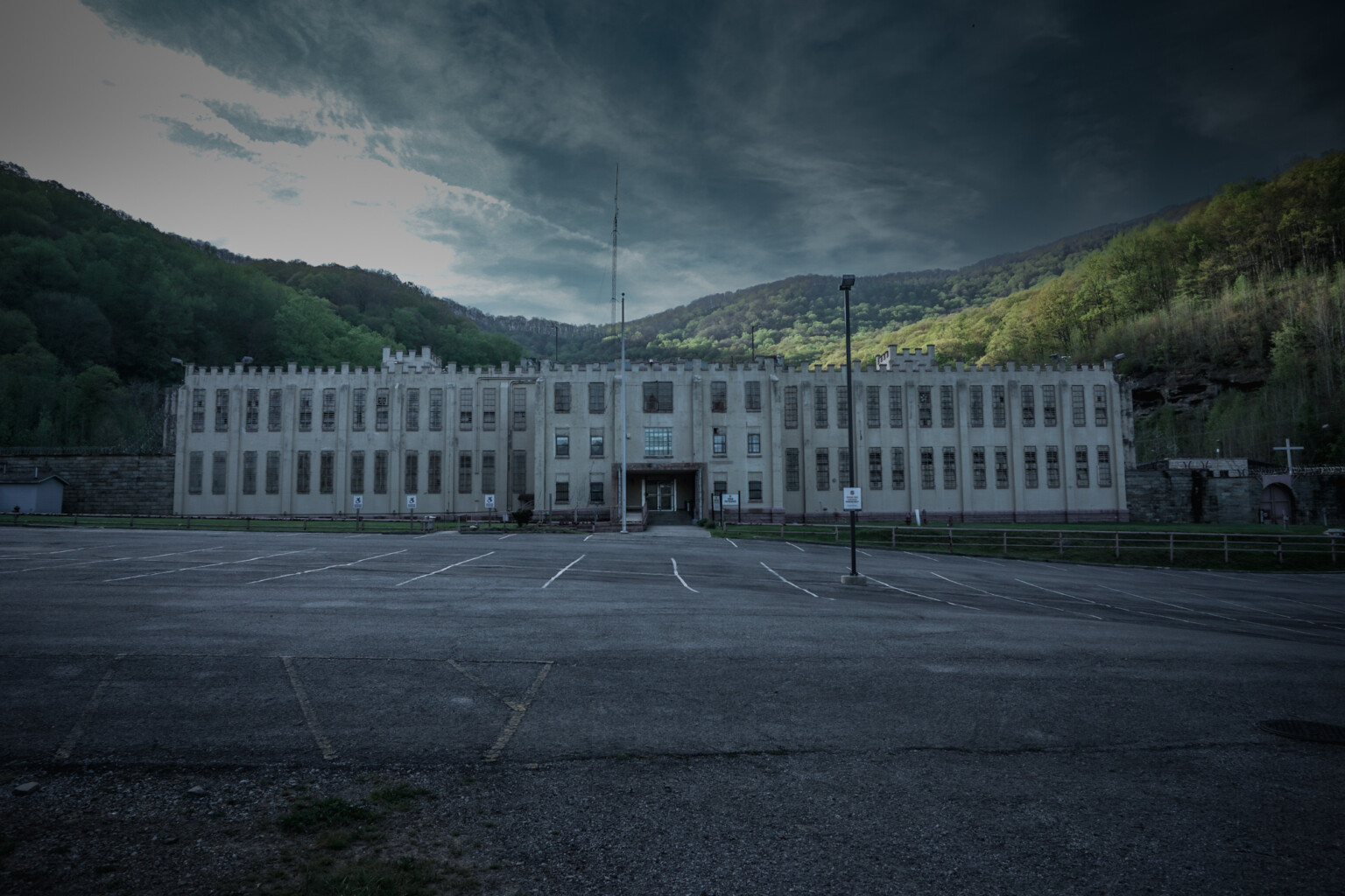 The Haunted Brushy Mountain State Penitentiary, Tennessee - Amy's Crypt