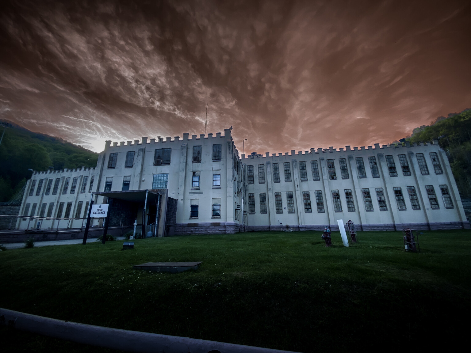 The Haunted Brushy Mountain State Penitentiary, Tennessee - Amy's Crypt