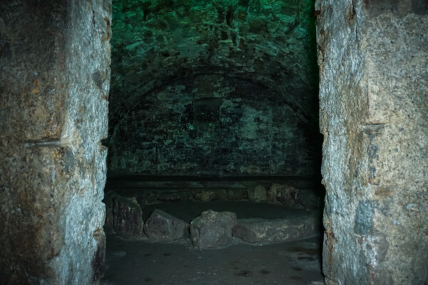 Ghosts of the Edinburgh Vaults: Haunted Scotland - Amy's Crypt