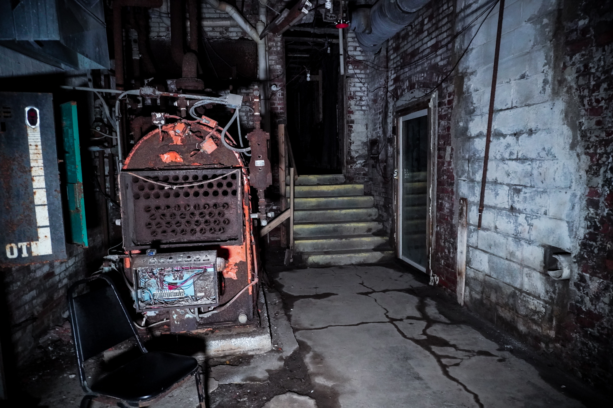 Tragedy and Haunting of Ashmore Estates | Amy's Crypt