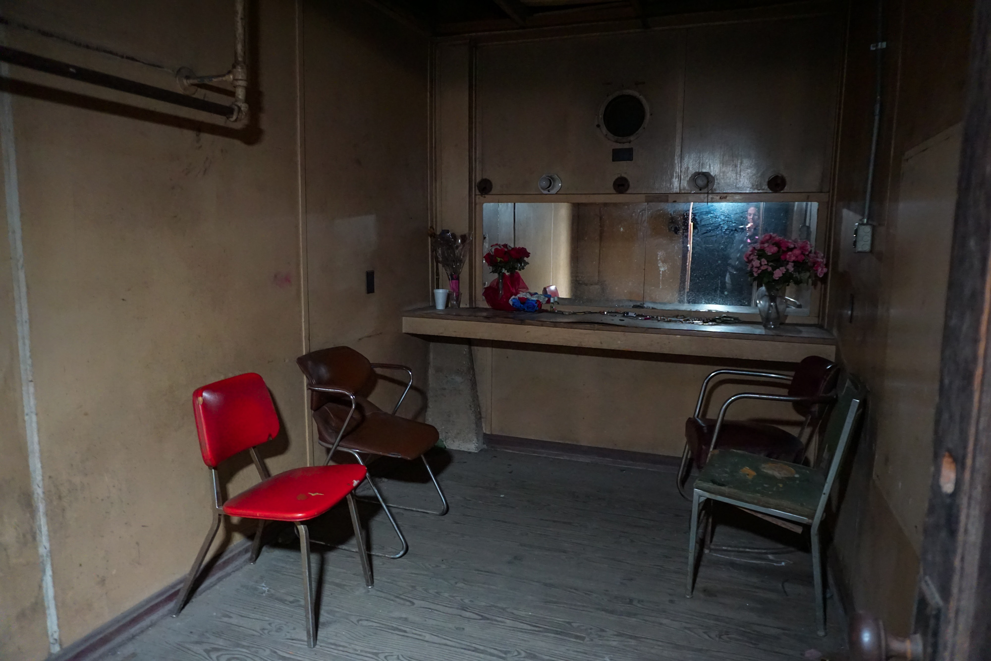 Are the paranormal claims about Bobby Mackey's true? - Amy's Crypt