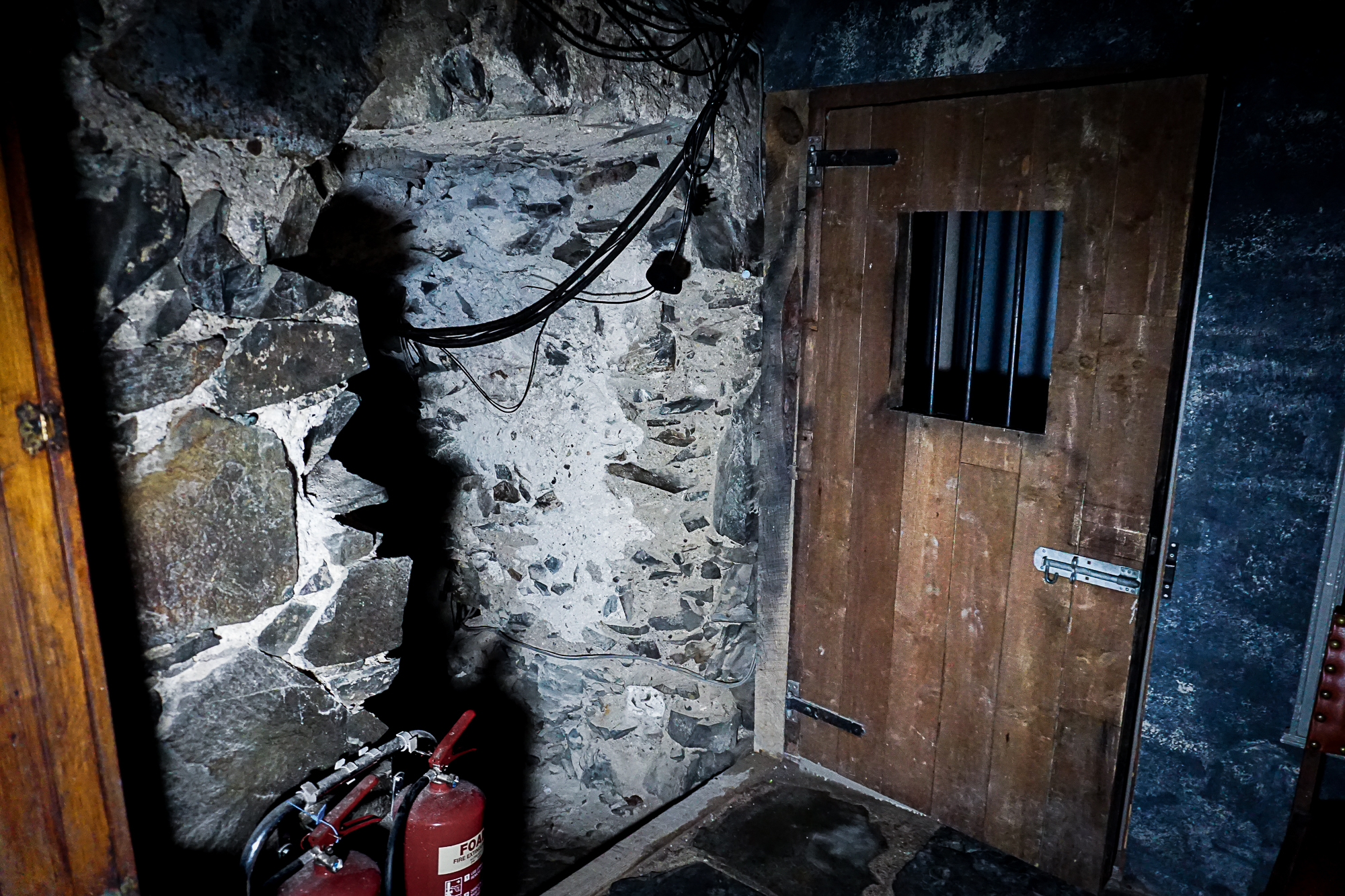 Neidpath Castle - Haunted by "The Maid of Neidpath" - Amy's Crypt