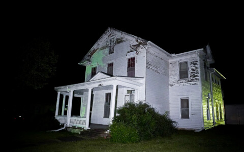 Amy's Crypt - Explorer of Creepy Locations